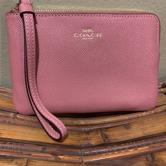 Coach | Bags | Coach Bubblegum True Pink And Gold Corner Zip Wristlet ...